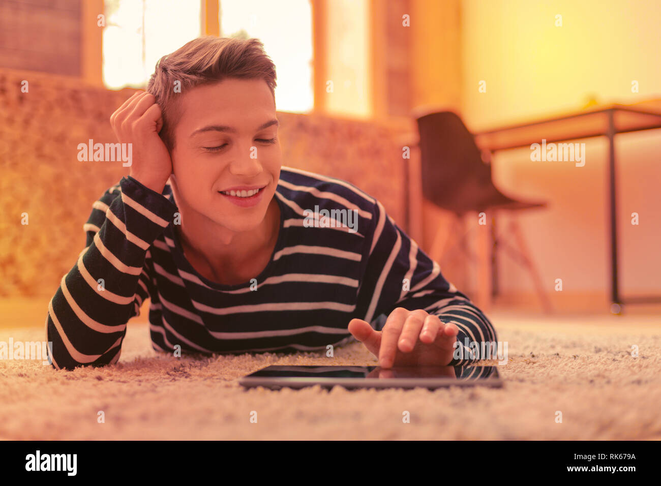 Guy satisfied hi-res stock photography and images - Alamy