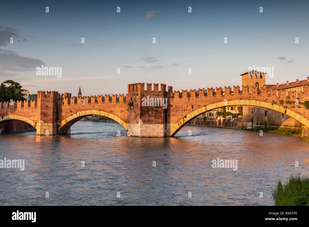 Ponte di Castelvecchio (Scaliger Bridge), a fortified bridge in Verona ...