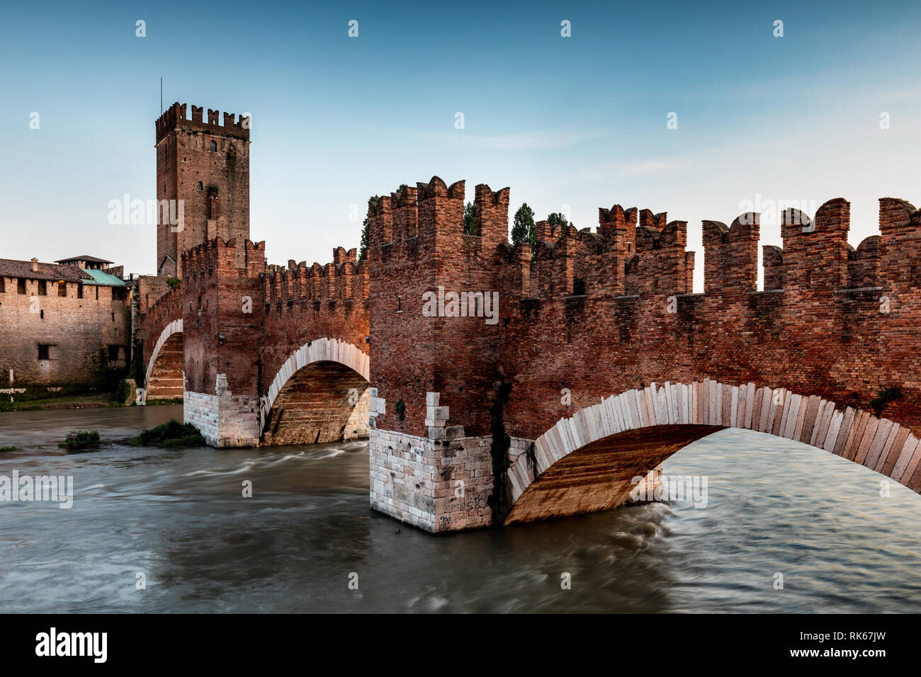 Ponte di Castelvecchio (Scaliger Bridge), a fortified bridge in Verona ...