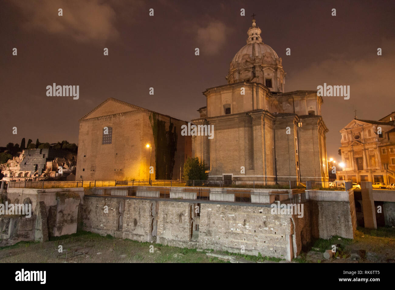 Roman forum late at night Stock Photo - Alamy