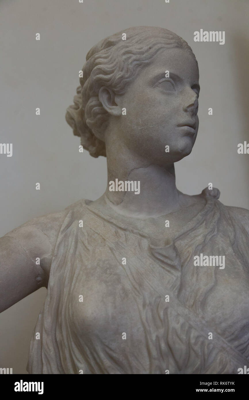 Roman Sculpture head of jong girl in the Palazzo Massimo, National ...