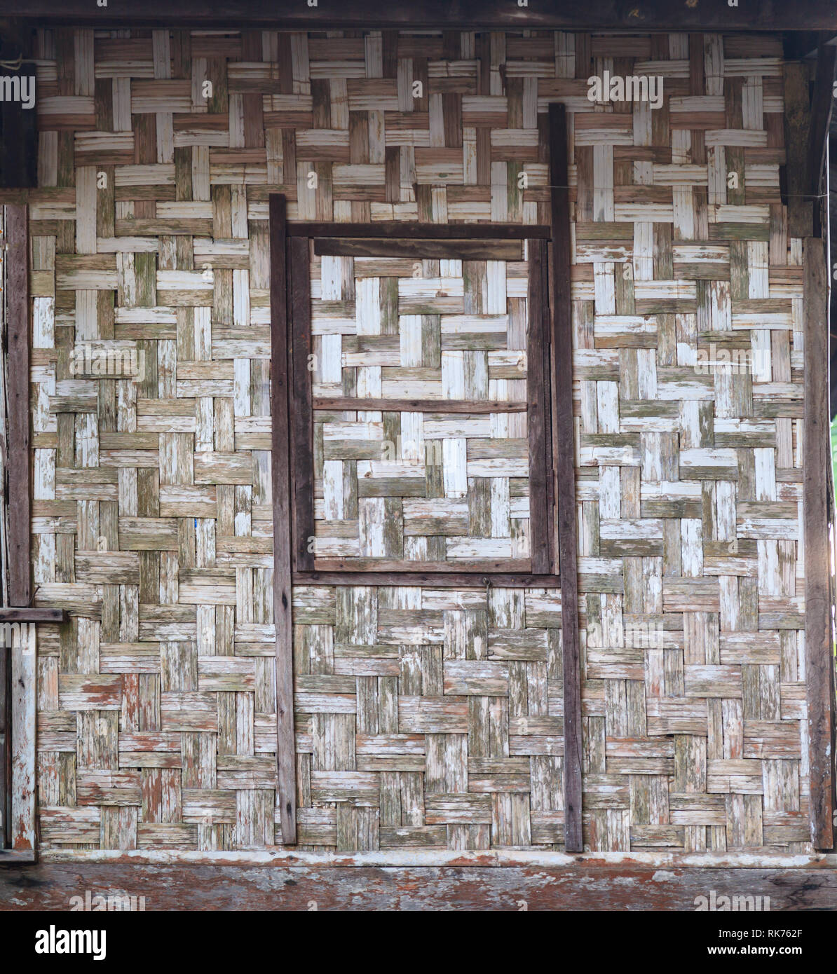 Thatched wall with woven natural dried grass leaves. Background ...