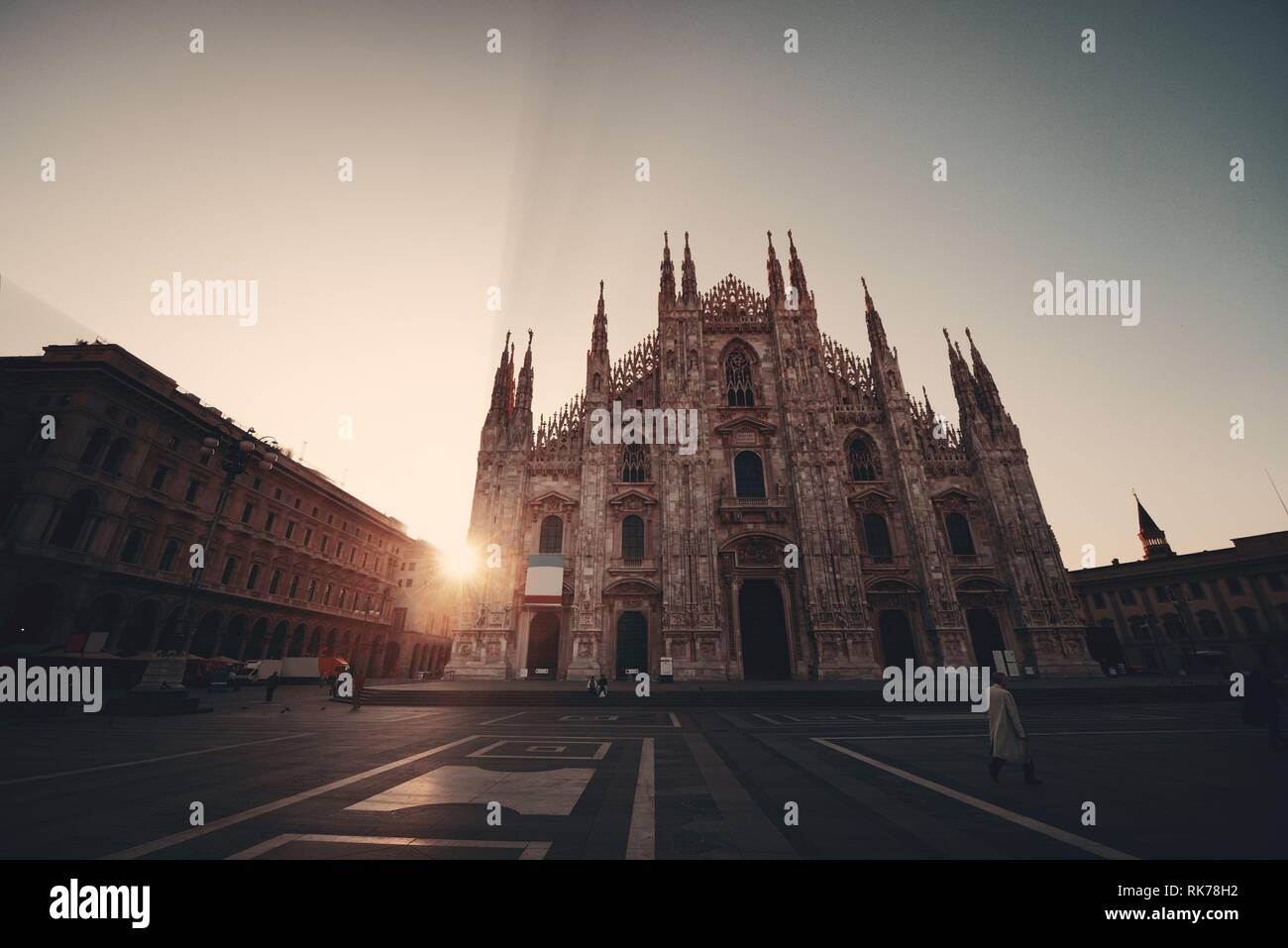 Cathedral Square sunrise in Milan city in Italy Stock Photo - Alamy
