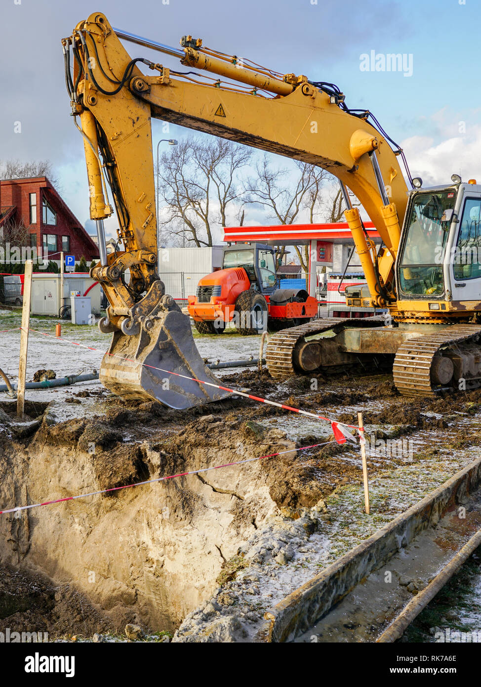 Hydraulic crawler excavator on a construction site Stock Photo - Alamy