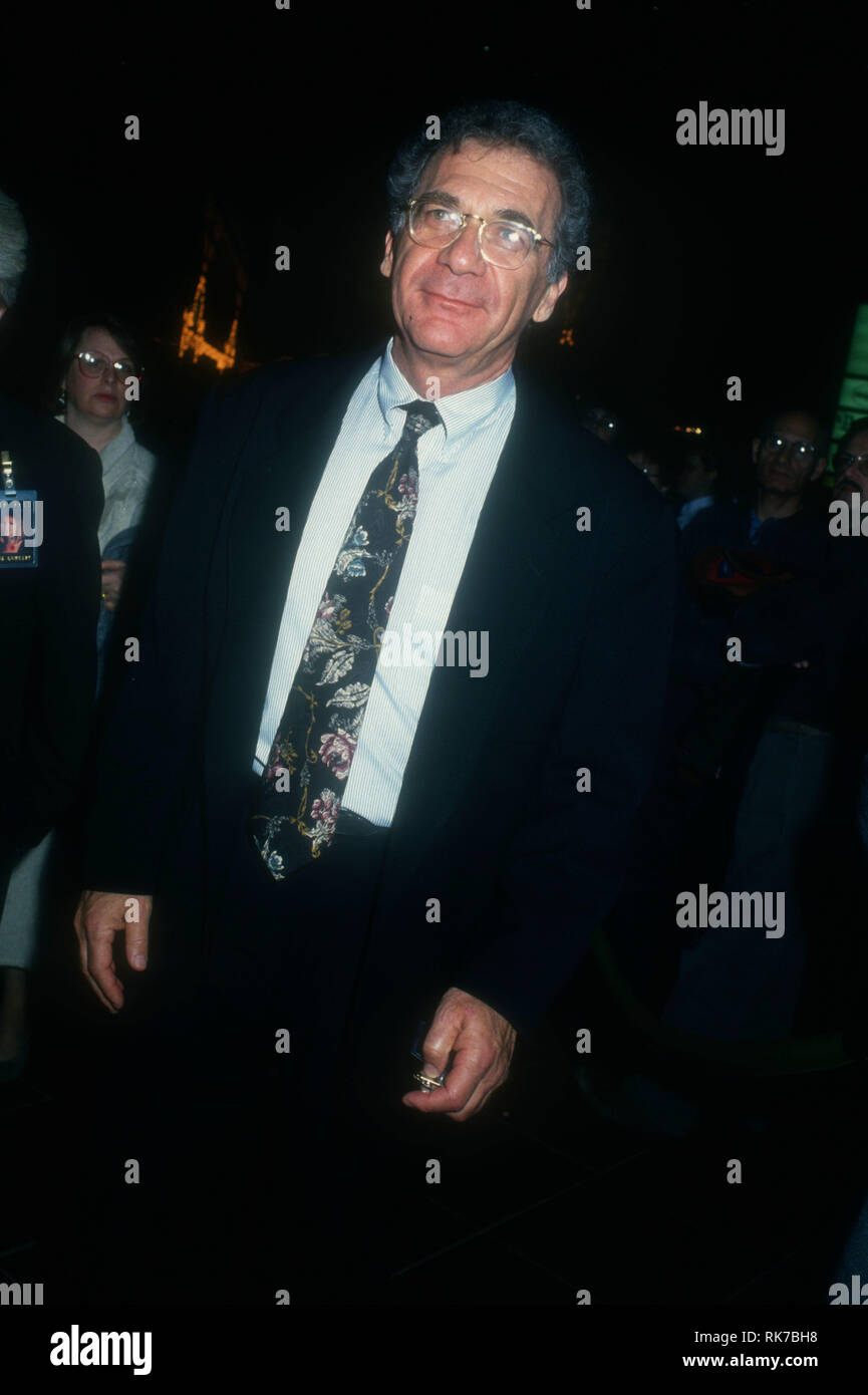LAS VEGAS, NV - JANUARY 1:Director Sydney Pollack attends 'An Evening ...