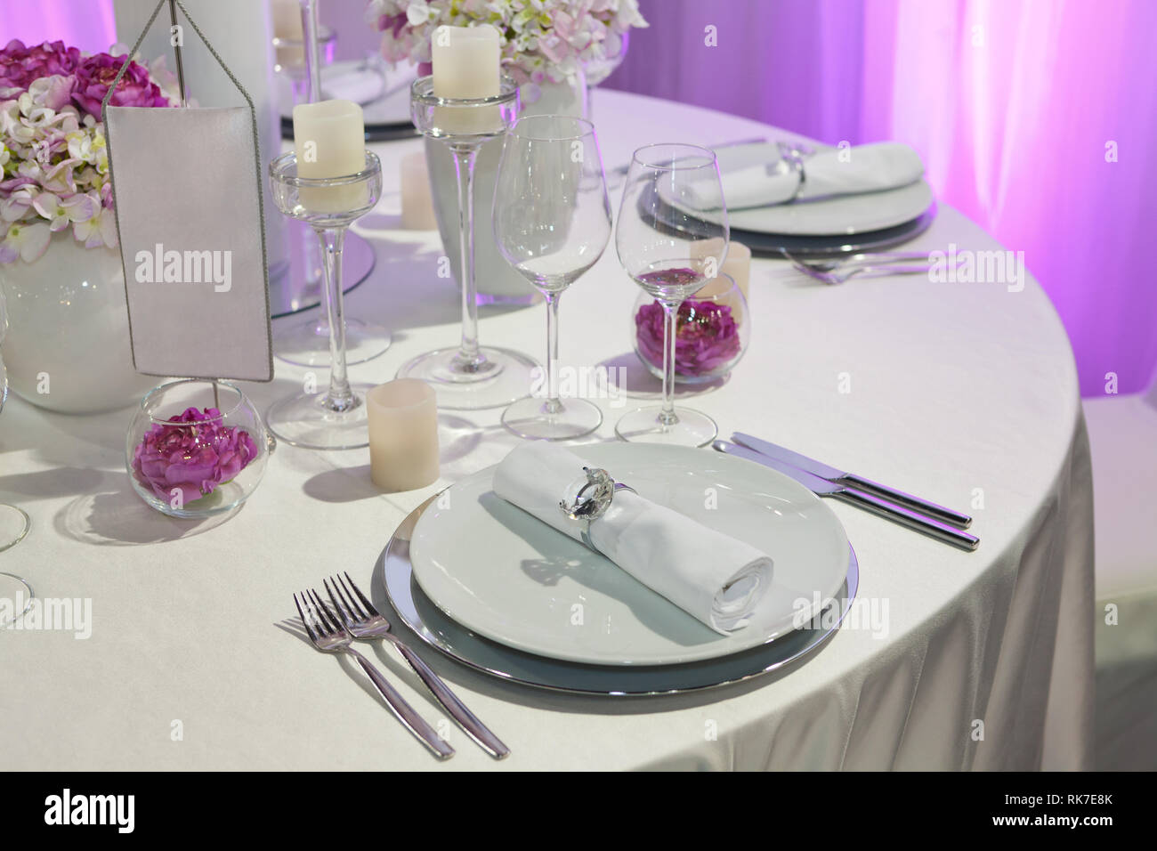 Table set for an event party or wedding reception, luxury elegant table ...