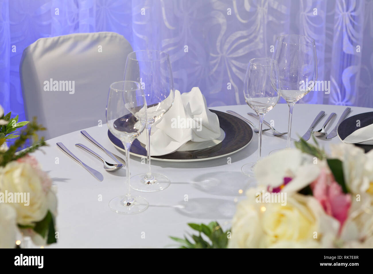 Table set for an event party or wedding reception, luxury elegant table ...