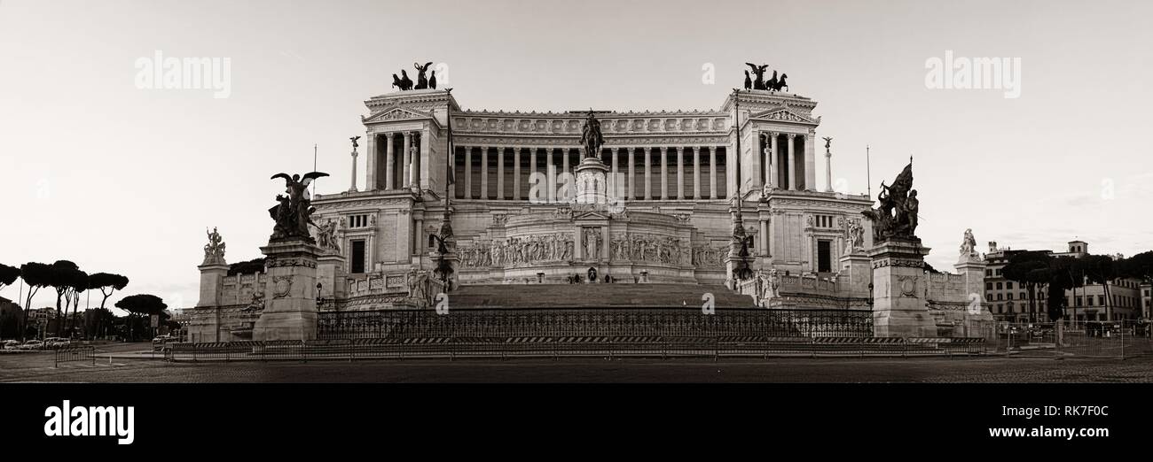 Vittoriano altare della patria black rome hi-res stock photography and ...