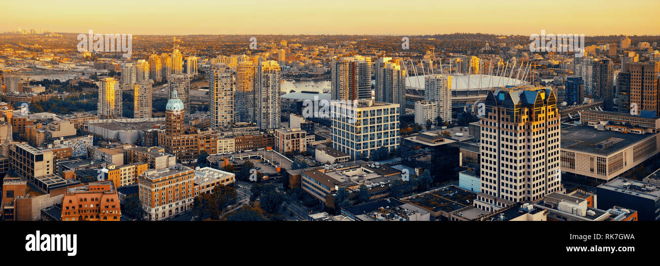 Vancouver rooftop view with urban architectures at sunset Stock Photo ...