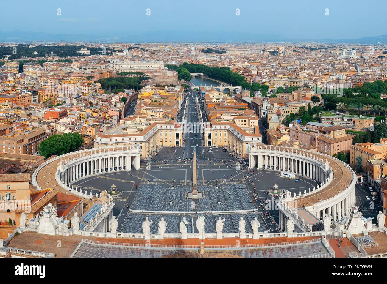 St. Peter's Square in Vatican City view from above Stock Photo - Alamy