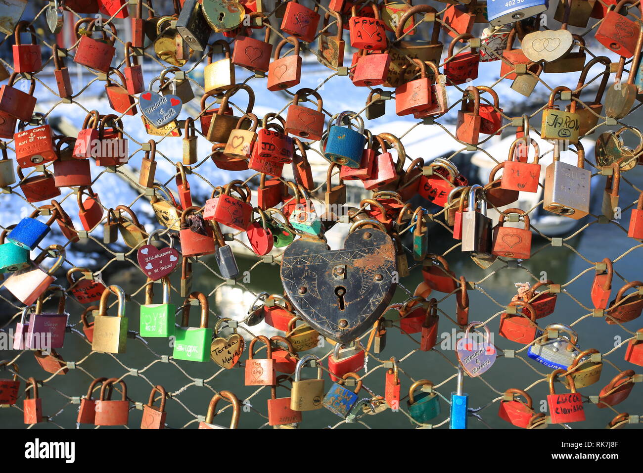 metal heart lock Stock Photo - Alamy