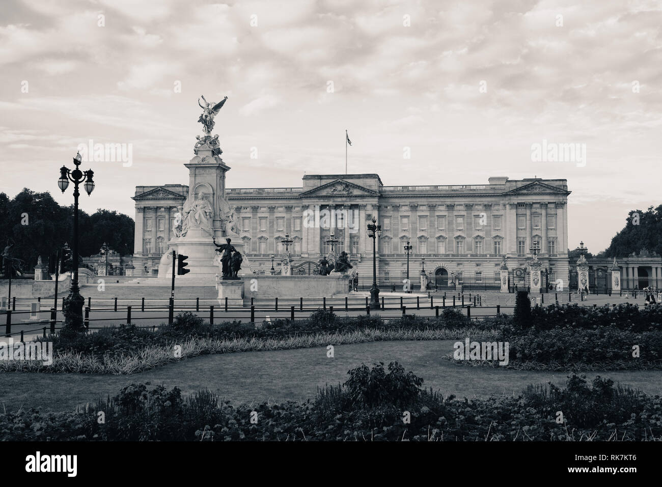Buckingham Palace in the morning in London Stock Photo - Alamy