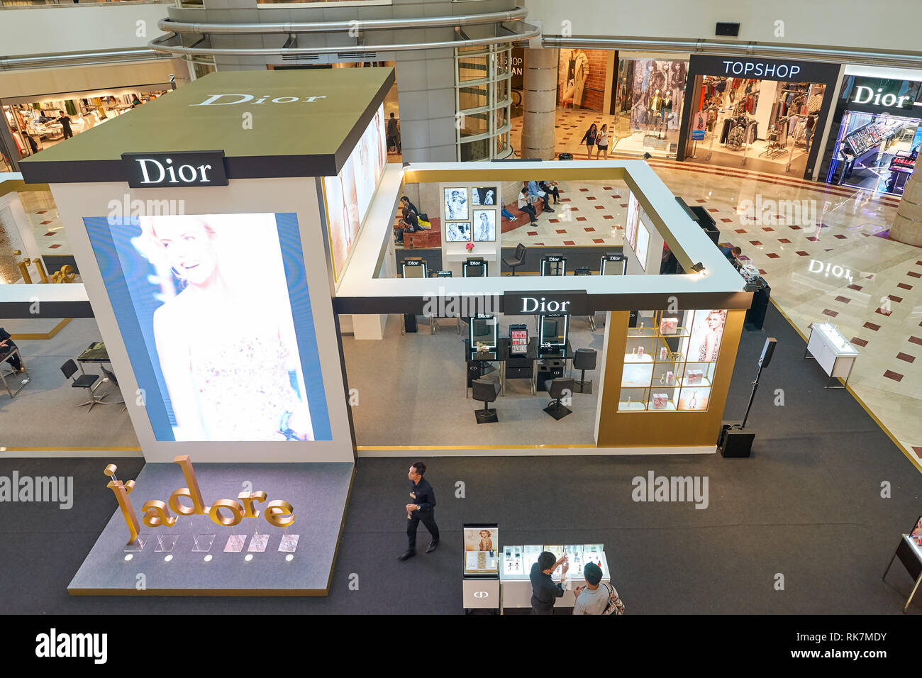 KUALA LUMPUR, MALAYSIA - MAY 09, 2016: inside of Suria KLCC shopping ...