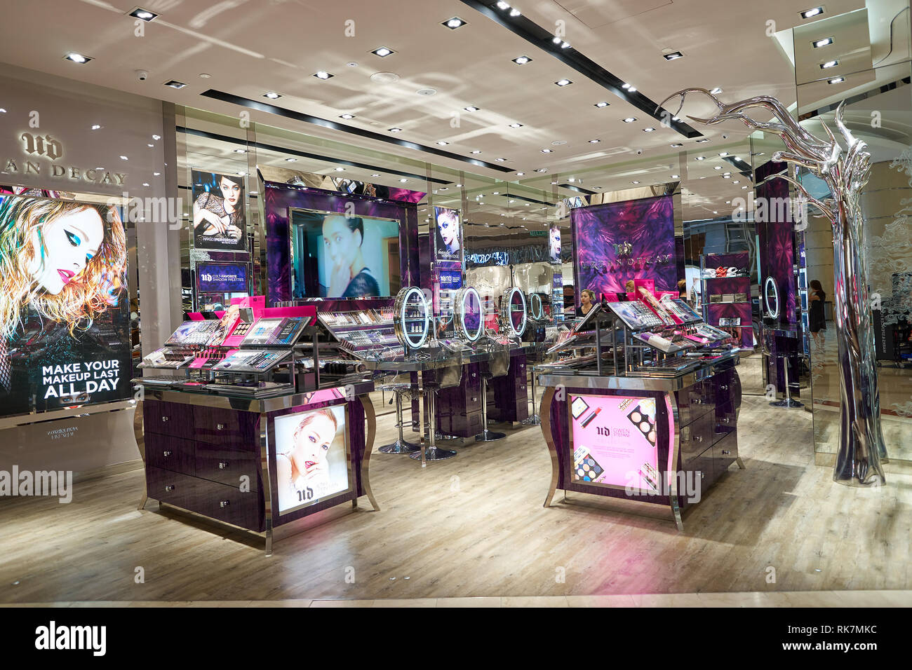 KUALA LUMPUR, MALAYSIA - MAY 09, 2016: inside of Suria KLCC shopping ...