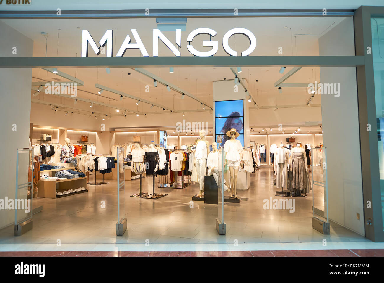KUALA LUMPUR, MALAYSIA - MAY 09, 2016: MANGO store in Suria KLCC. Punto ...