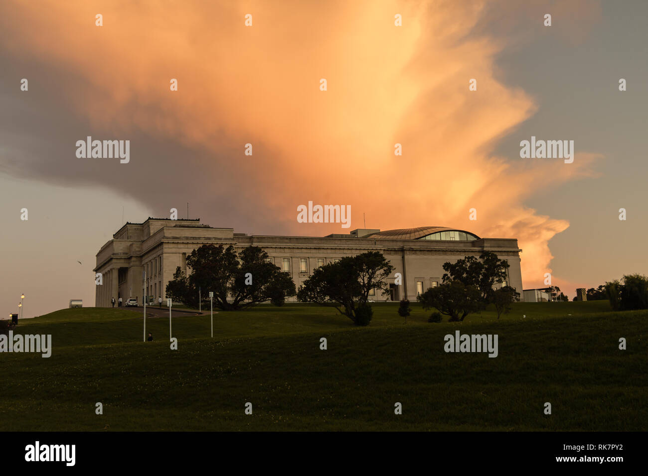 Auckland new zealand orange building hi-res stock photography and ...