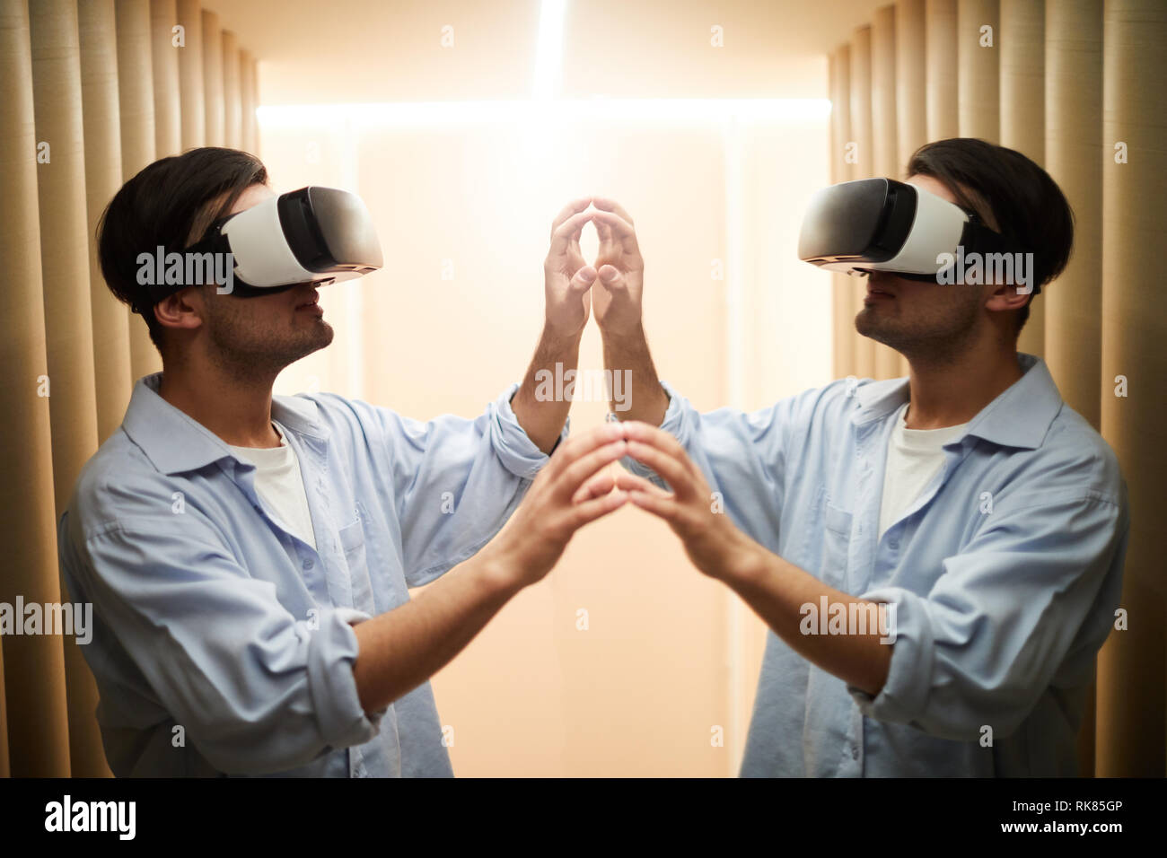 3d man mirror hi-res stock photography and images - Alamy
