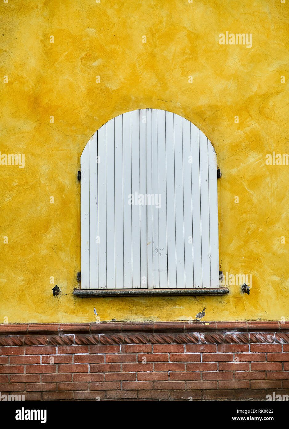 Half arched hi-res stock photography and images - Alamy