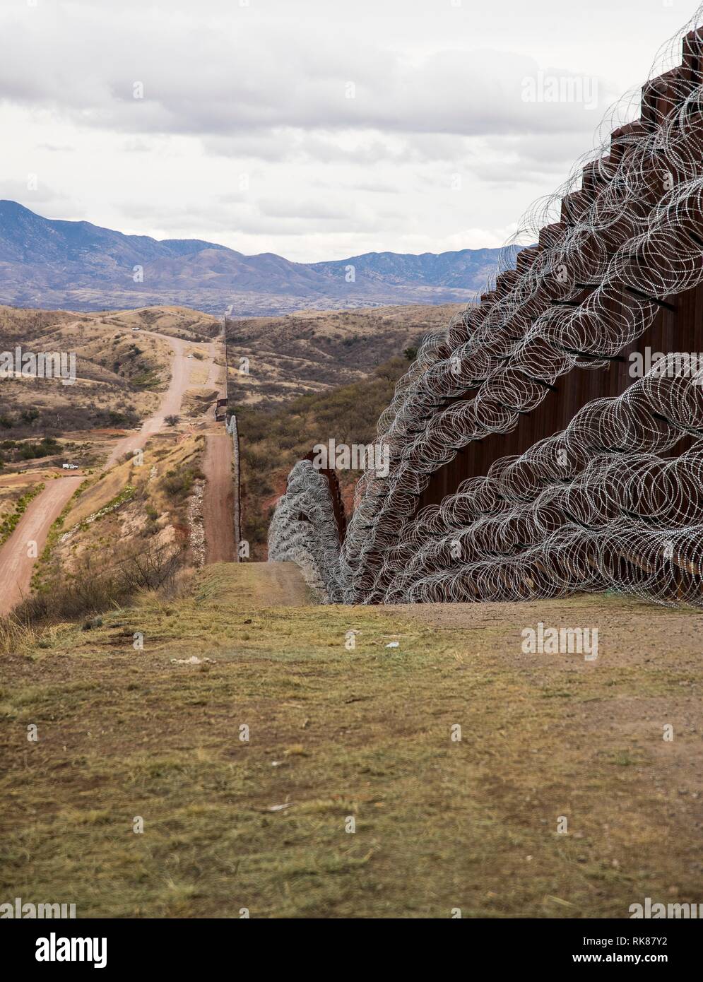Multiple layers of concertina wire hi-res stock photography and images ...
