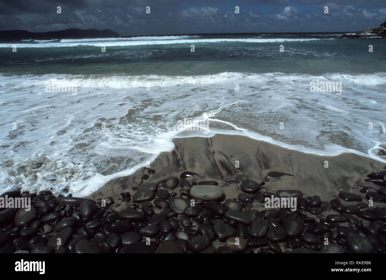 Tracing waves hi-res stock photography and images - Alamy