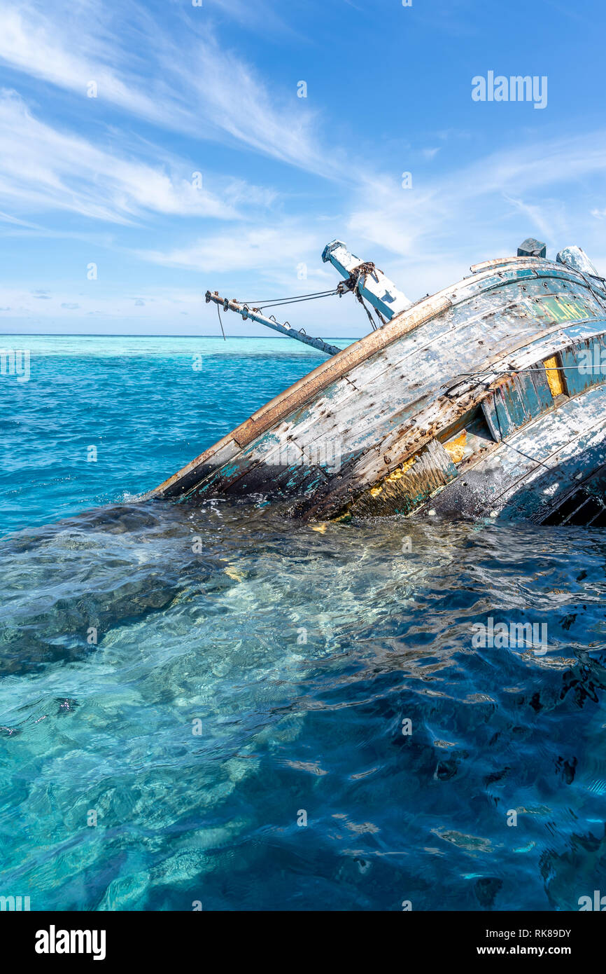 Shipwreck in Vaavu Atoll near Keyohoo Island, Maldives Stock Photo - Alamy