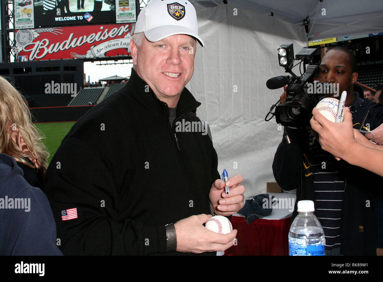Wfan radio personality hi-res stock photography and images - Alamy