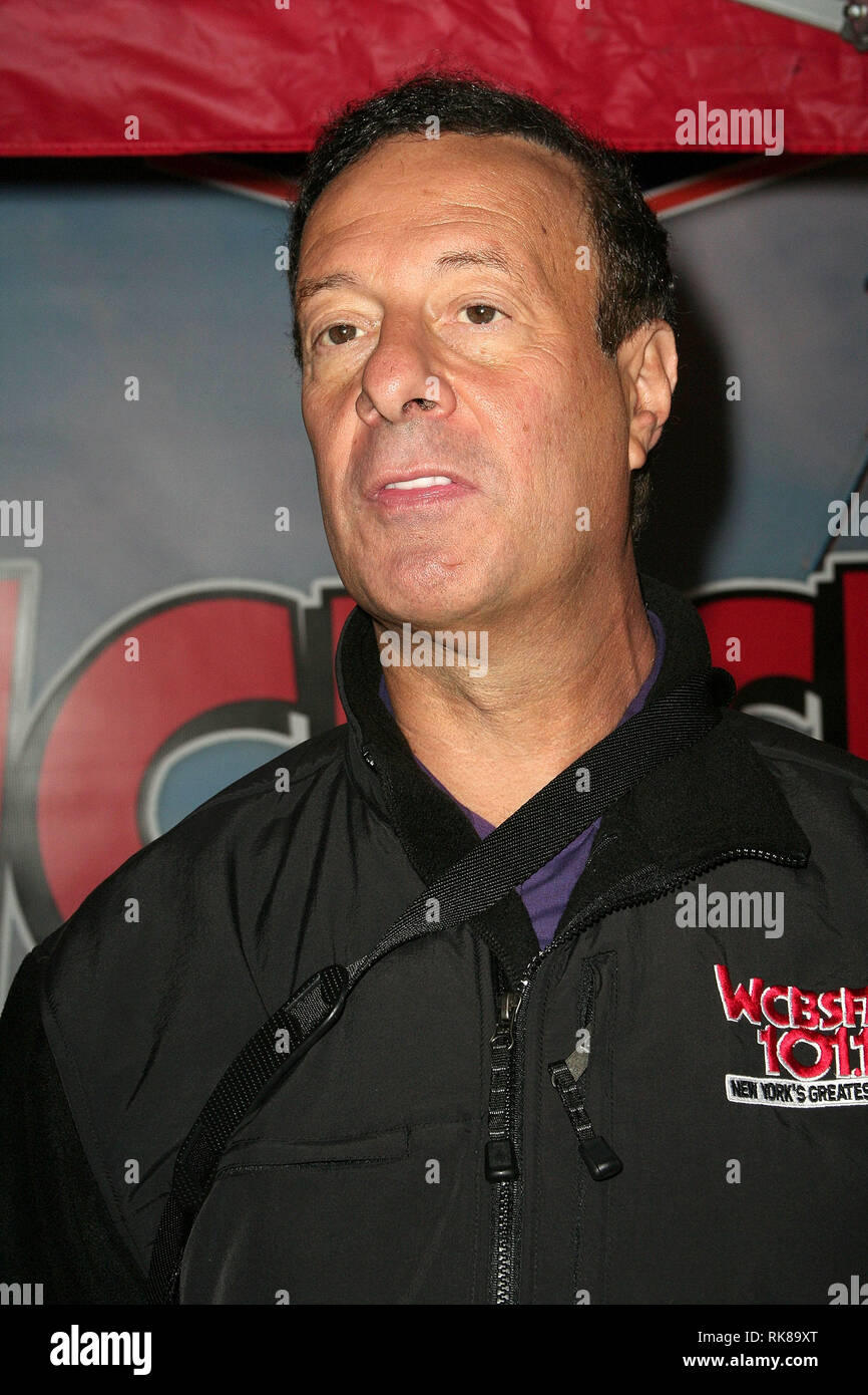 Wcbs fm radio personality hi-res stock photography and images - Alamy