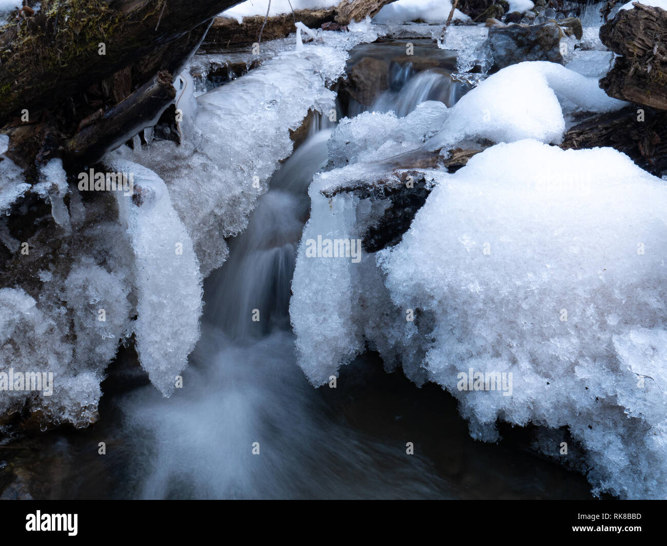 Incredibly blue water hi-res stock photography and images - Alamy