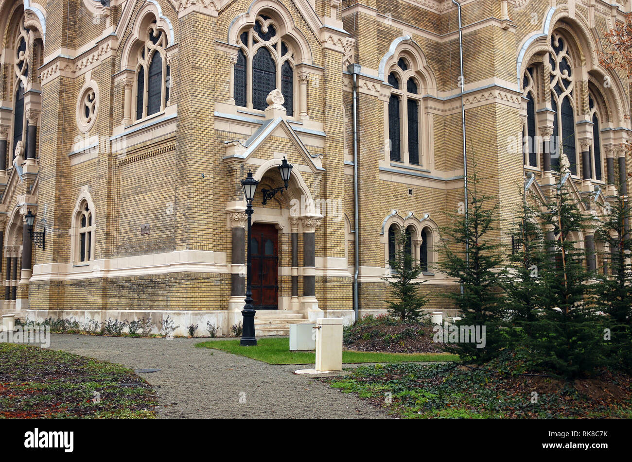 Exterior of synagogue hi-res stock photography and images - Alamy