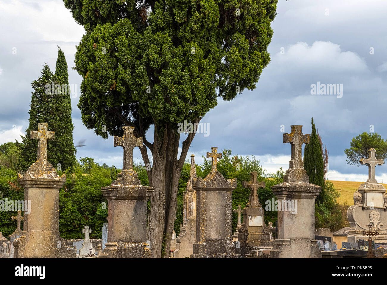 European cemetery hi-res stock photography and images - Alamy