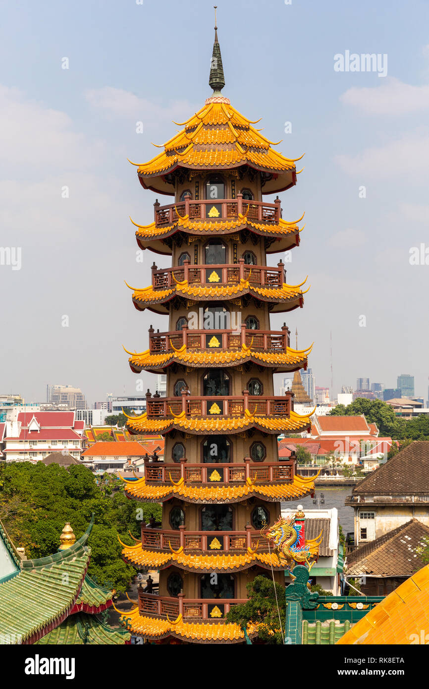 Che Chin Khor Chinese styple Temple and Pagoda in Bangkok, Thailand ...