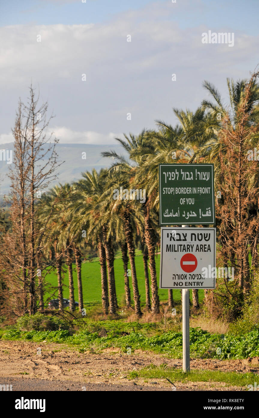 Stop, Border In Front of You. A warning sign in Hebrew Arabic and ...