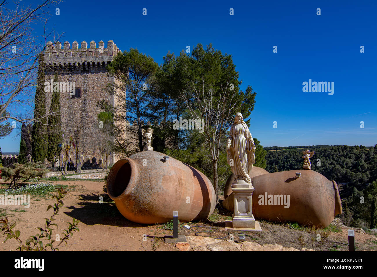 Alarcon castle hi-res stock photography and images - Alamy