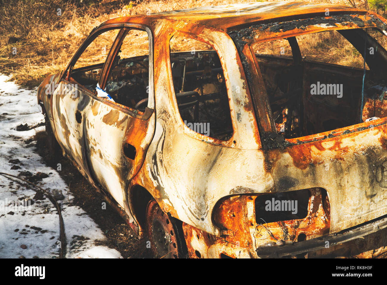 Burnt out vehicle hi-res stock photography and images - Alamy