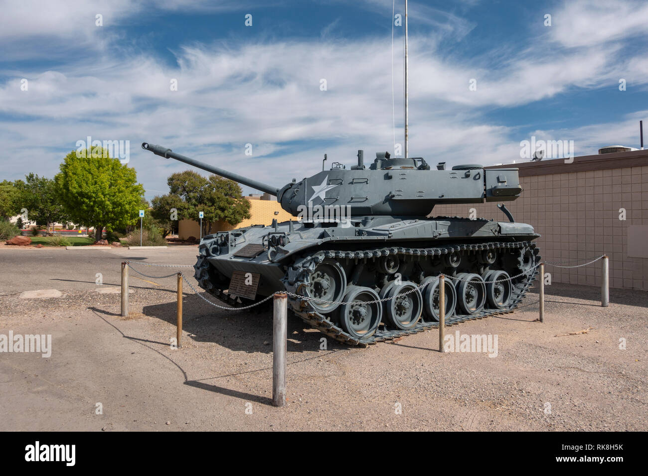 Walker bulldog tank hi-res stock photography and images - Alamy