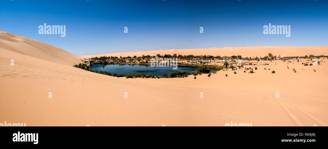 Ubari oasi in the Sahara desert, Fezzan, Libya, Africa Stock Photo - Alamy