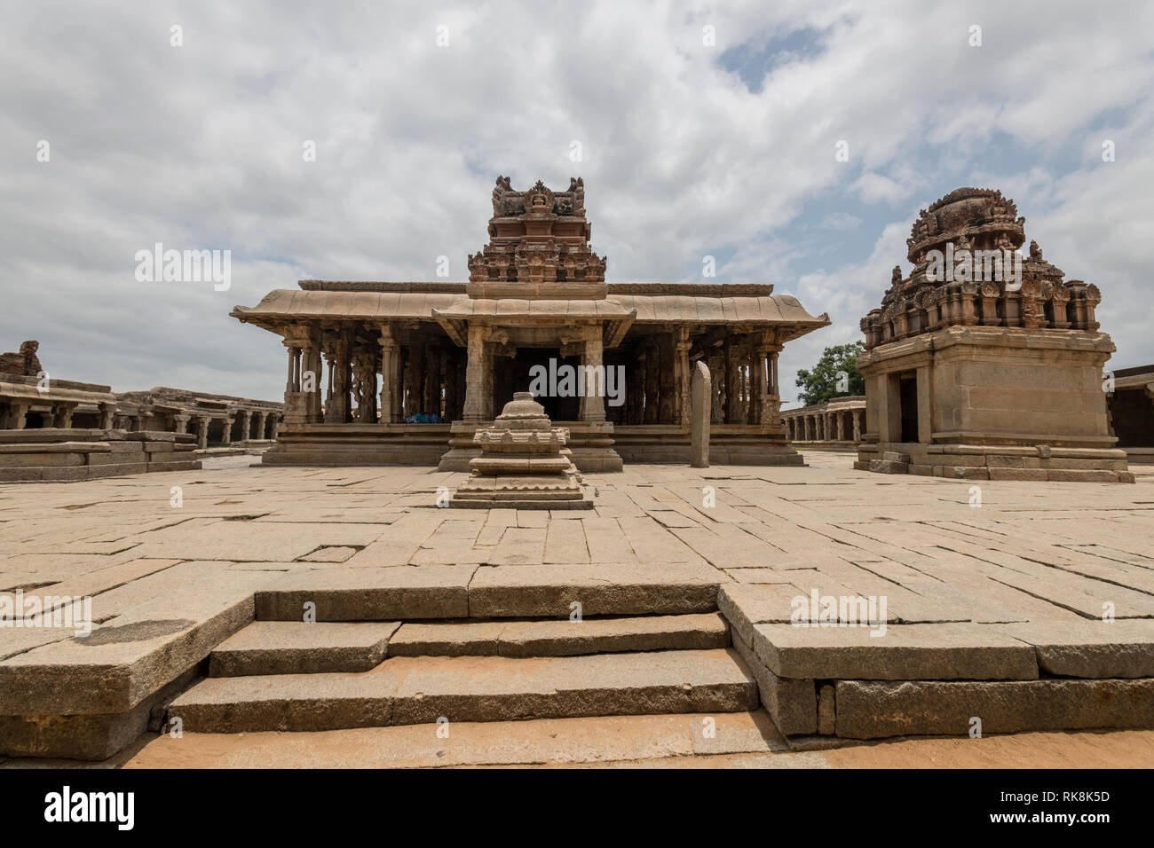 Achyuta deva raya temple hi-res stock photography and images - Alamy