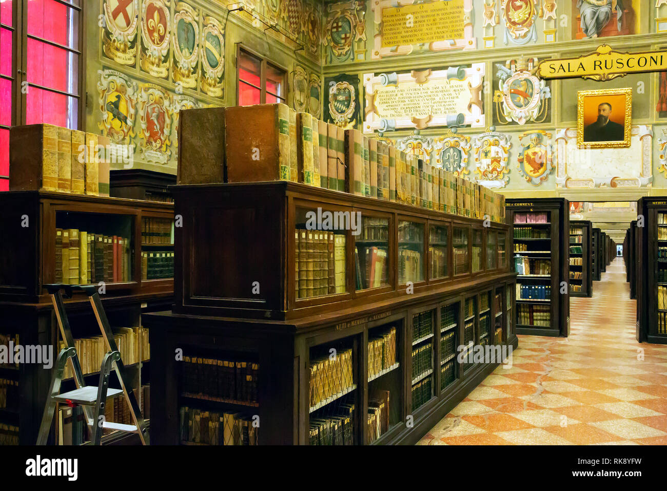 Biblioteca bologna hi-res stock photography and images - Alamy