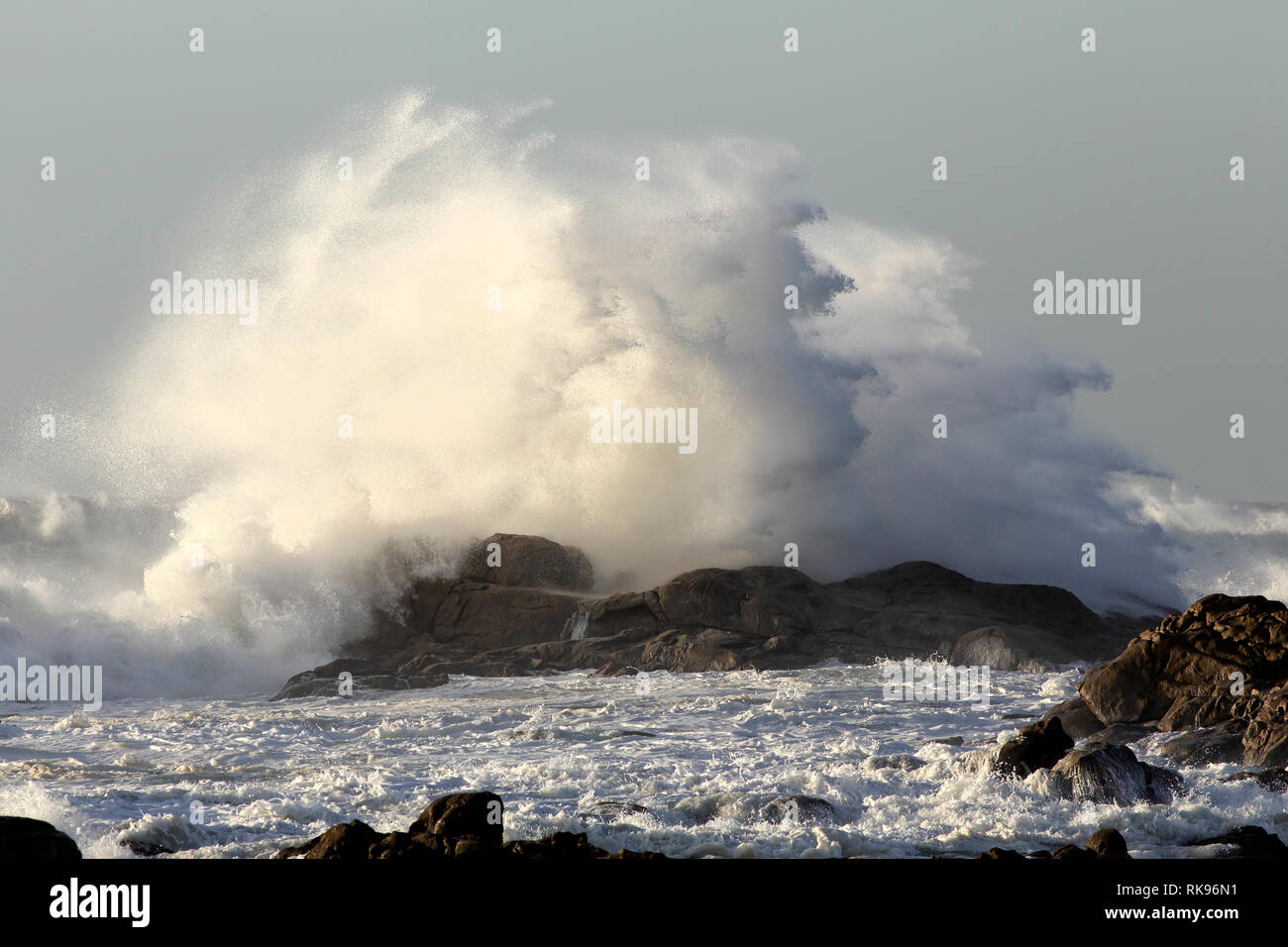 Huge waves splashing in big hi-res stock photography and images - Alamy