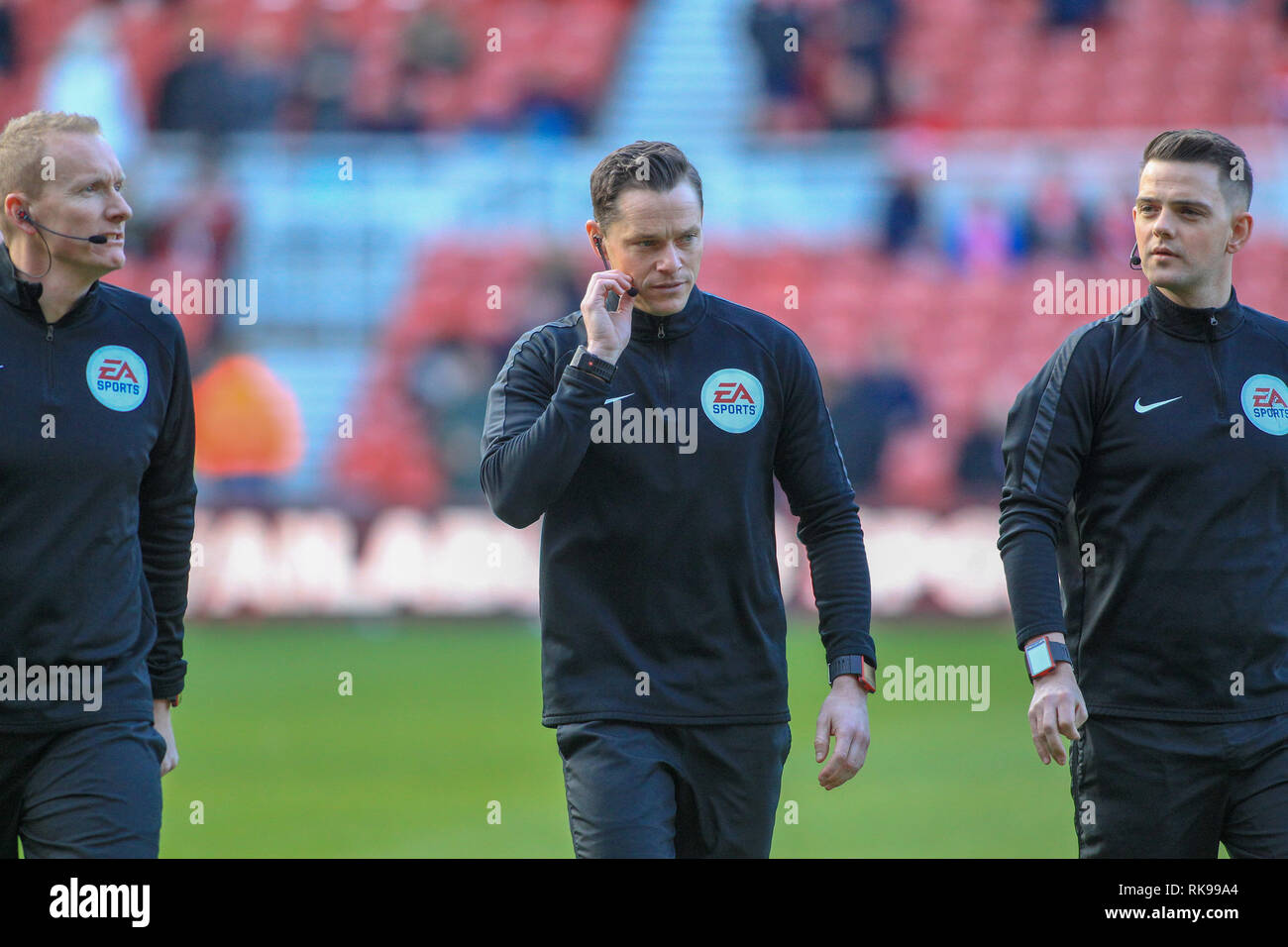 Darren england referee hi-res stock photography and images - Alamy