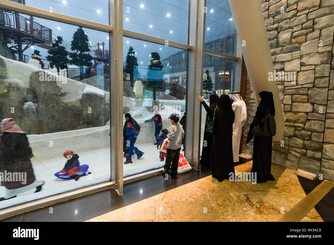 Dubai mall emirates snow dome hi-res stock photography and images - Alamy