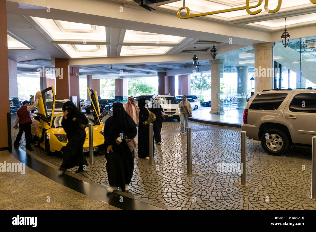 Mall Of The Emirates Cars