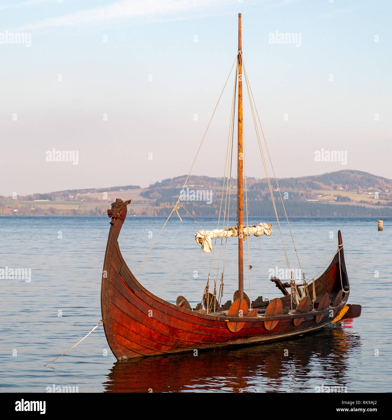 Viking longship dragon hi-res stock photography and images - Alamy