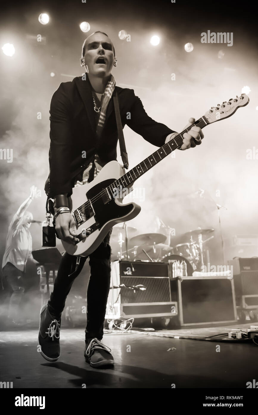 Blue october bassist hi-res stock photography and images - Alamy