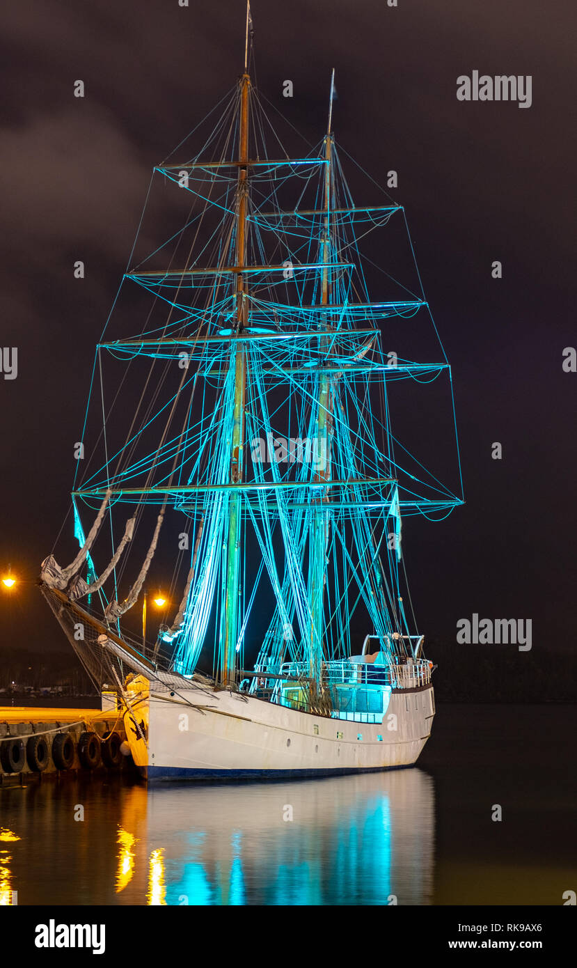 Ship navigation lights at night hi-res stock photography and images - Alamy