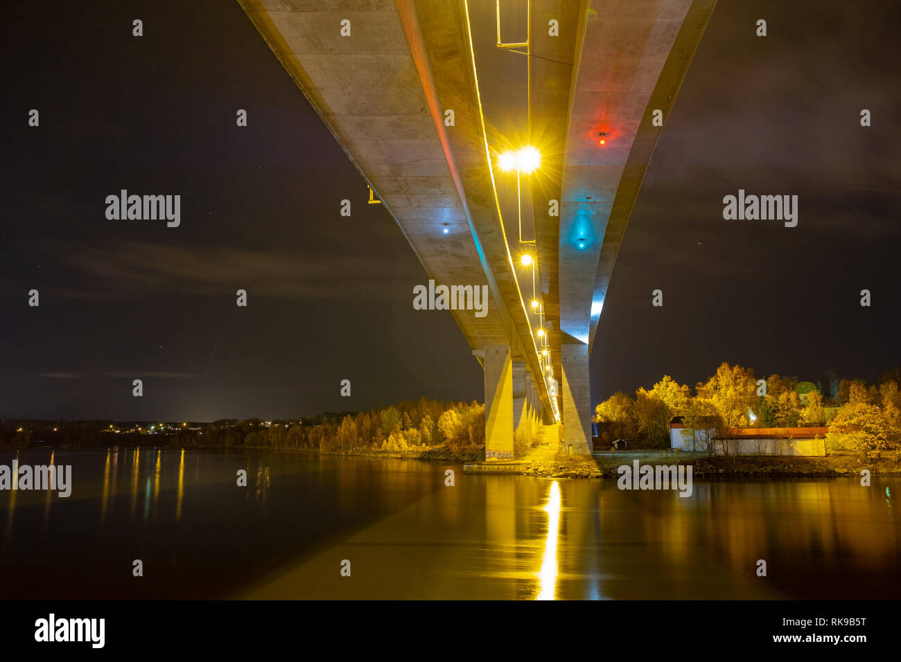 Highway bridge over a river hi-res stock photography and images - Alamy