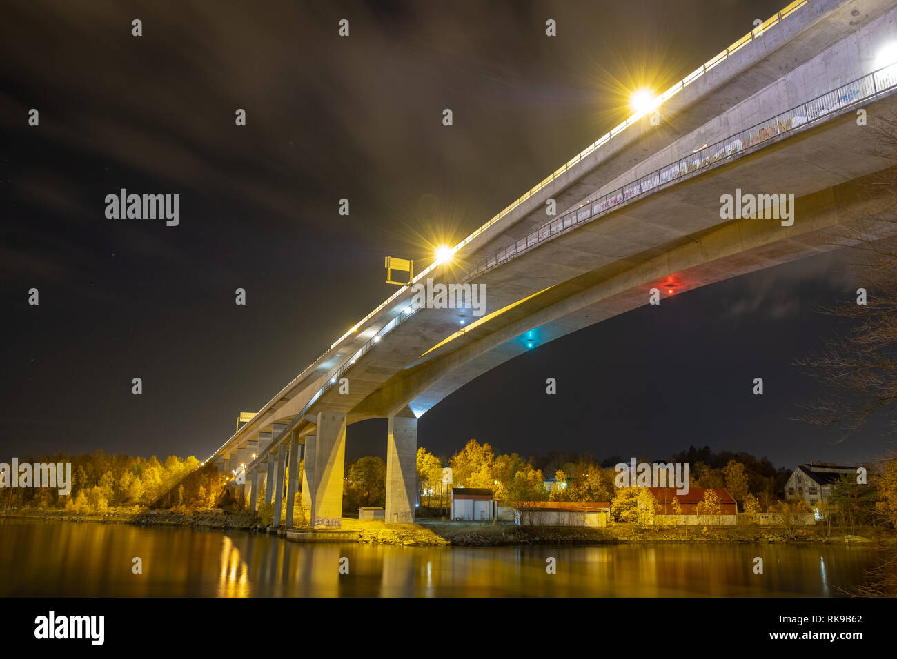 Highway bridge over a river hi-res stock photography and images - Alamy