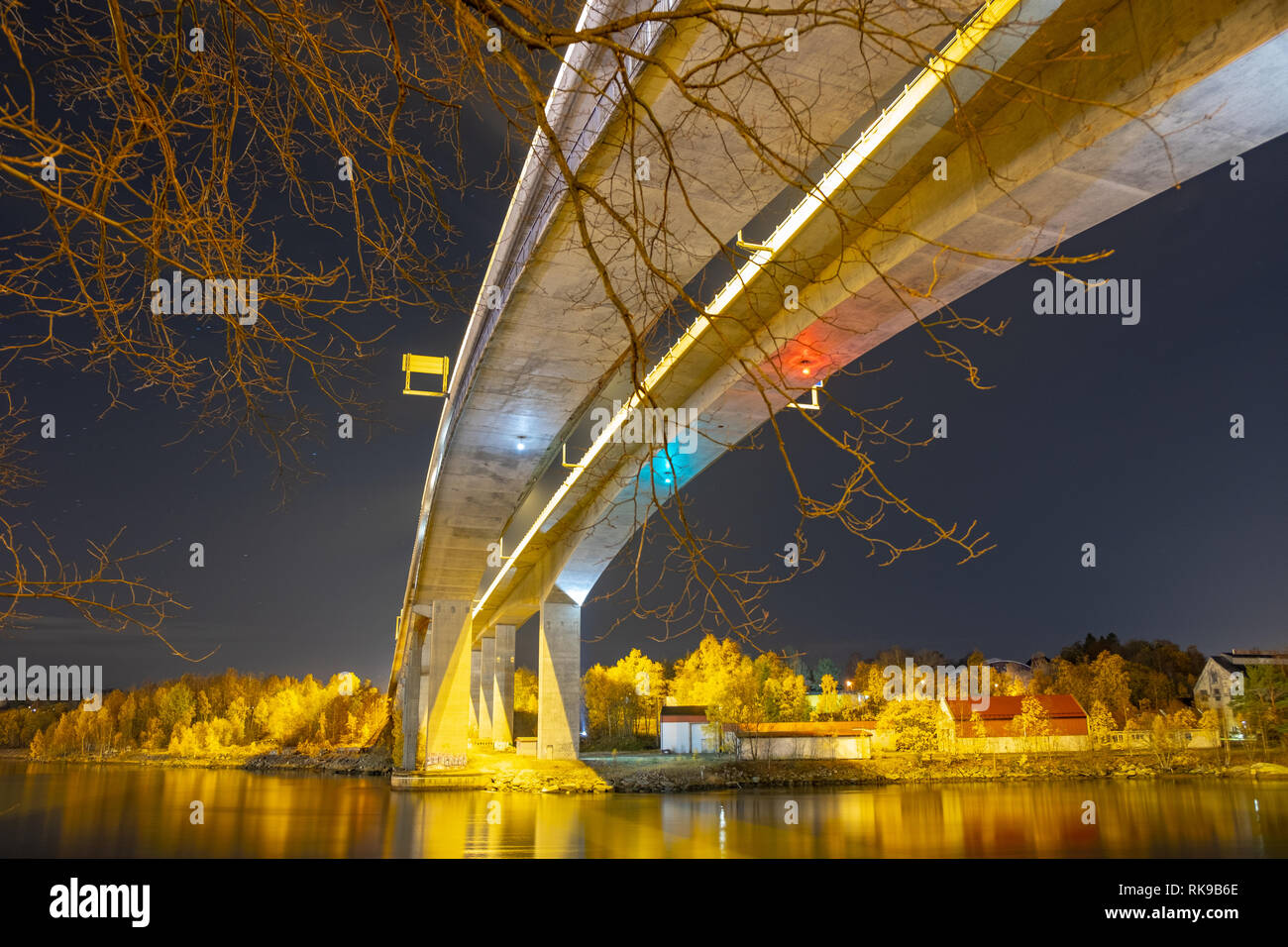 Highway bridge over a river hi-res stock photography and images - Alamy