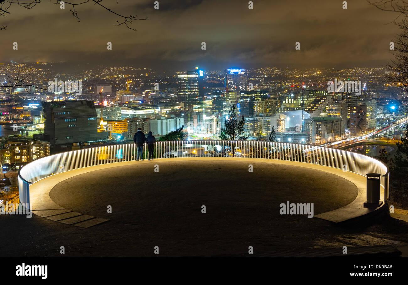 Evening night city hi-res stock photography and images - Alamy