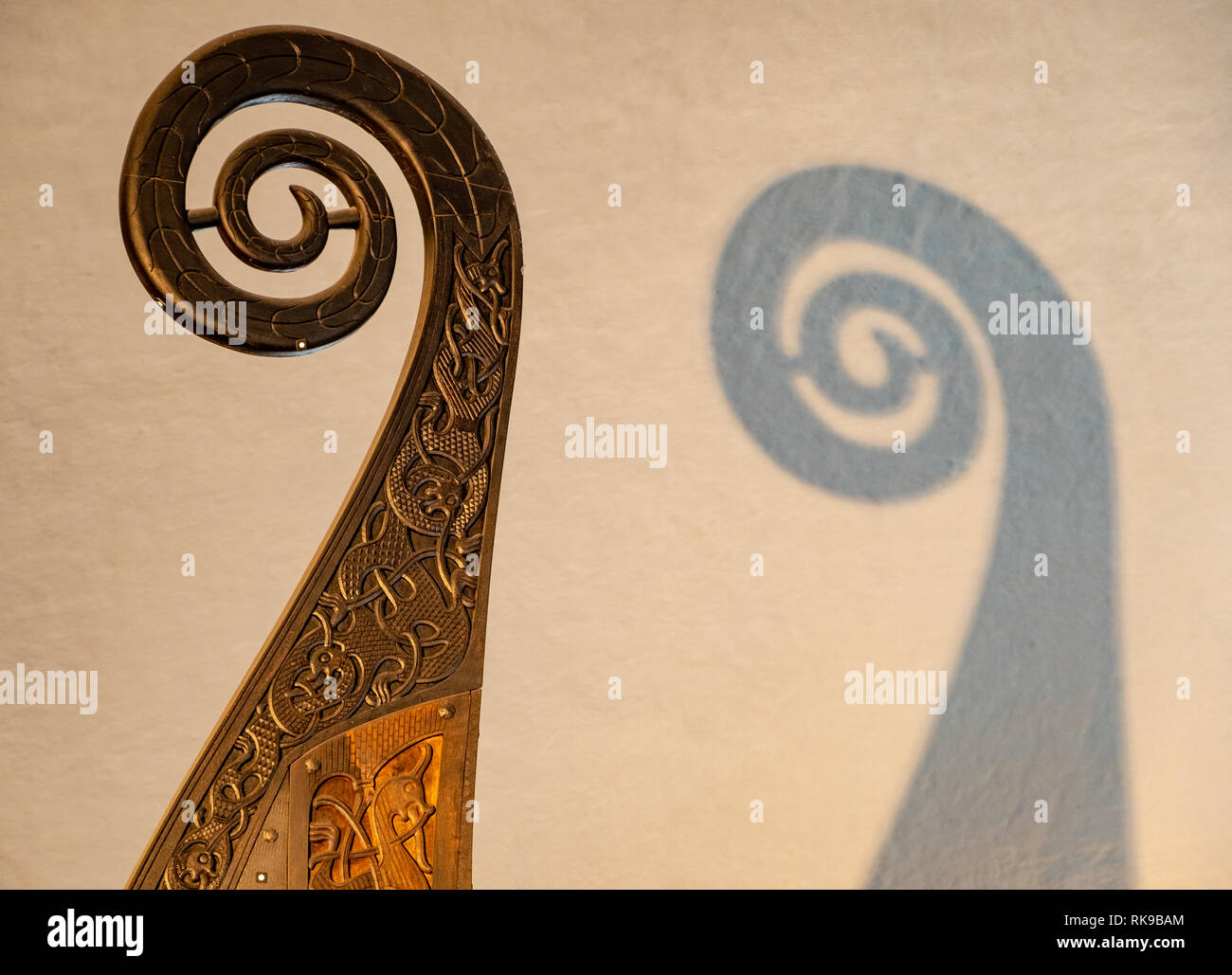 Longship prow hi-res stock photography and images - Alamy